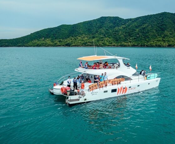 Catamaran - 50 pax — SVENSUNTRAVEL